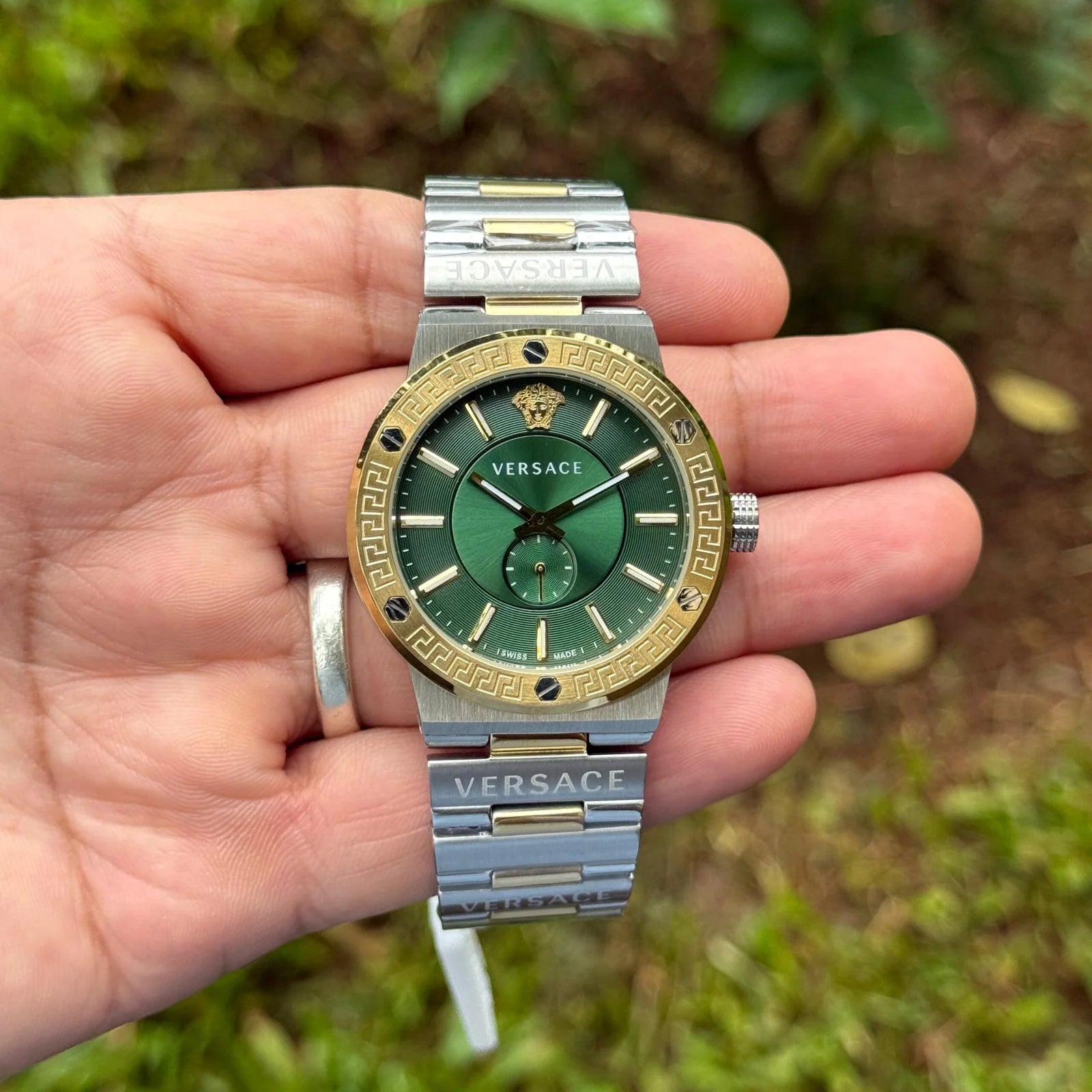Versace Greca Logo VI Green Dial Quartz – ShahStore